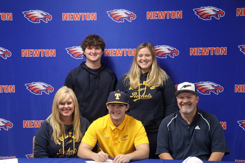 Isaac Flowers Signs with the University of Toledo Baseball Team ...