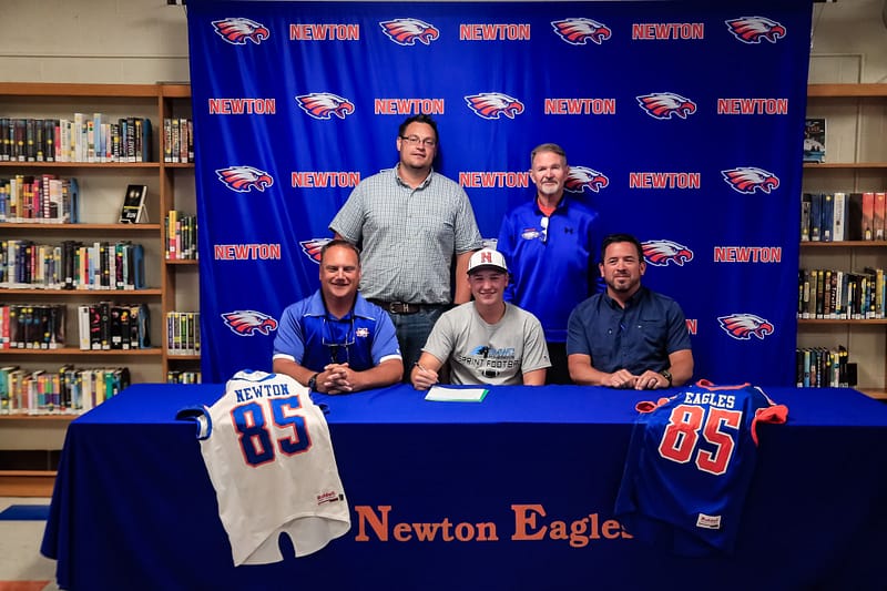 Payton Harris Signs with Saint Mary of the Woods to Play Sprint ...