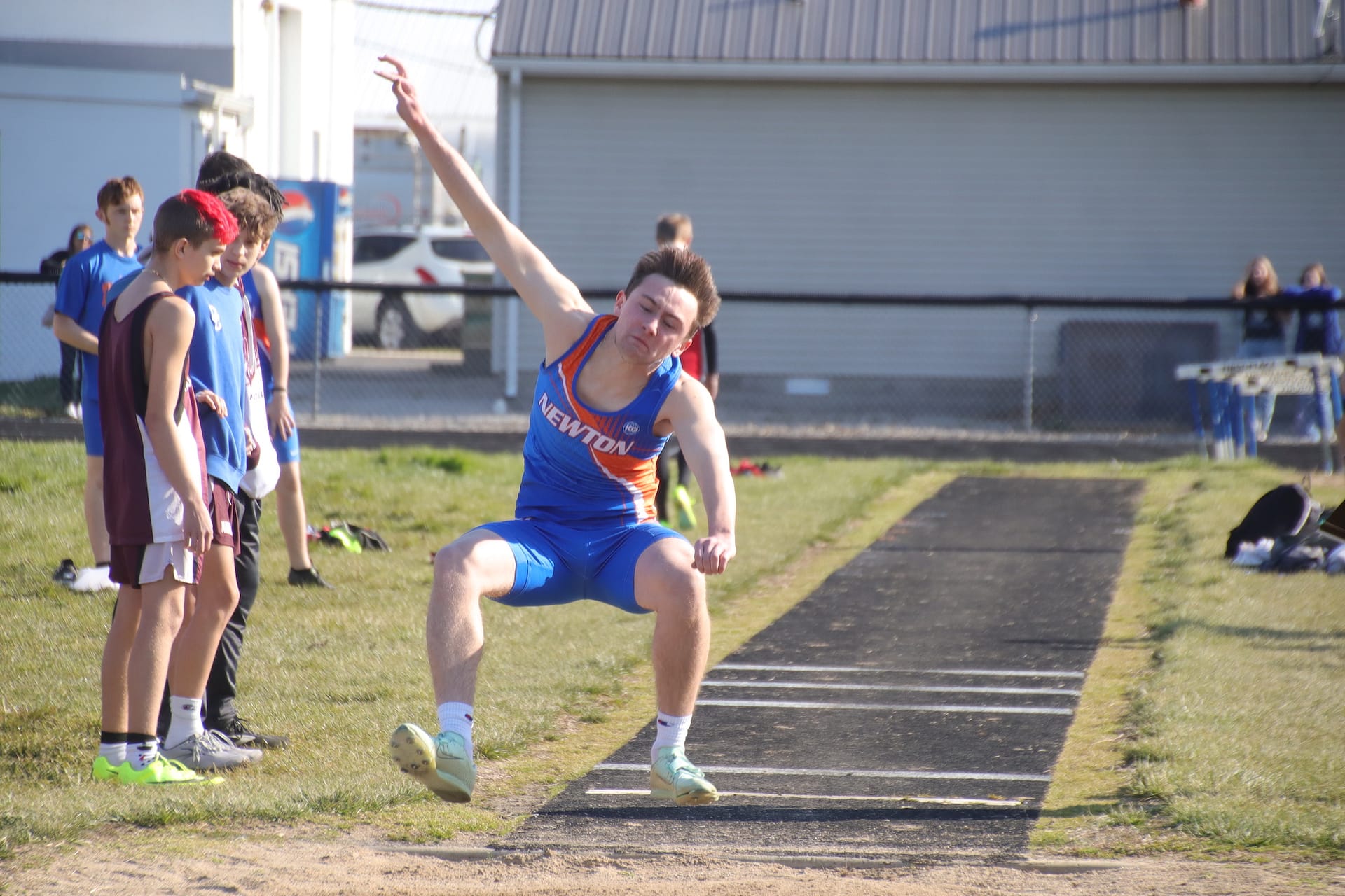 Eagles Track Wins Home Meet – Jasper County Daily News